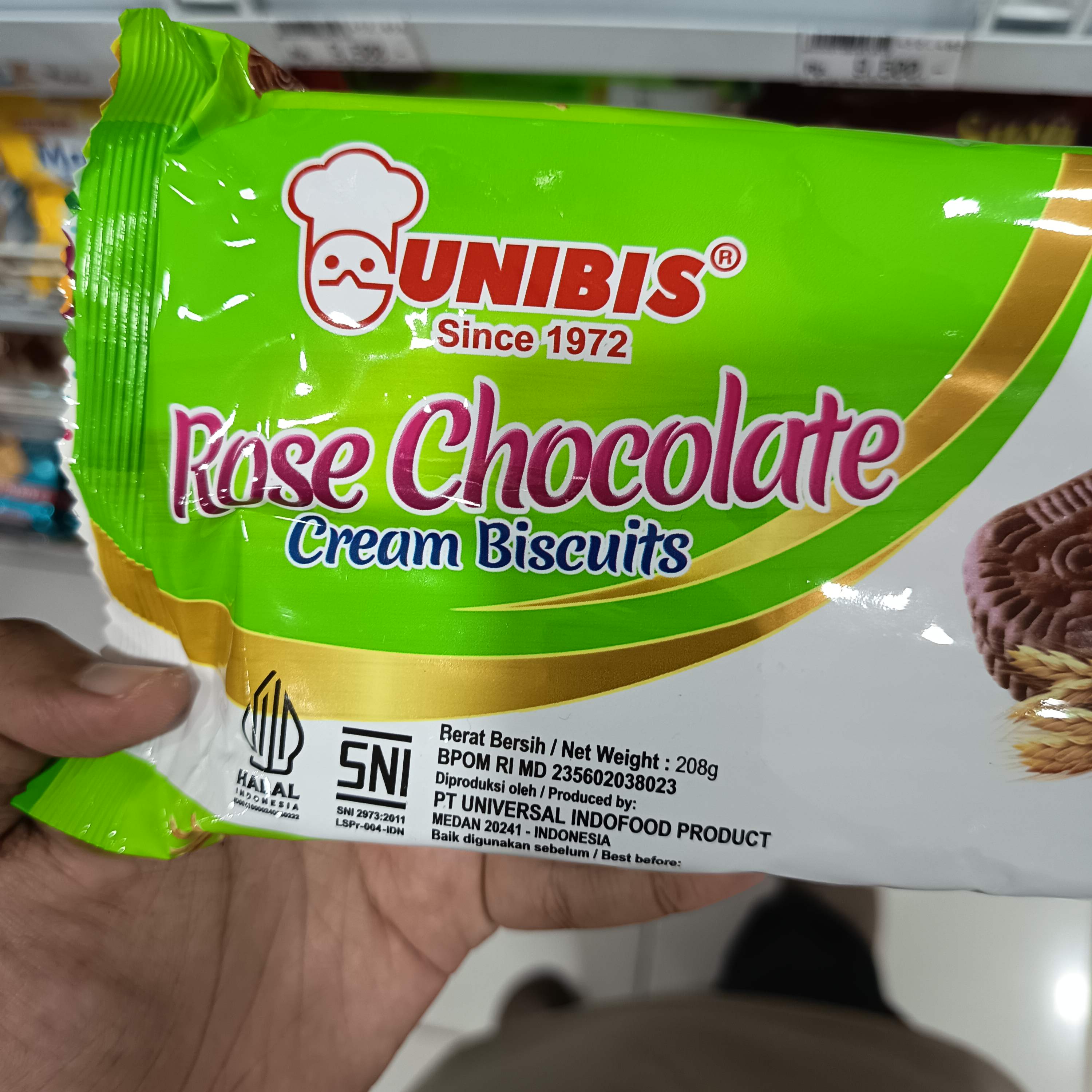 Nilai kandungan gizi Unibis Rose Chocolate Cream Biscuits
